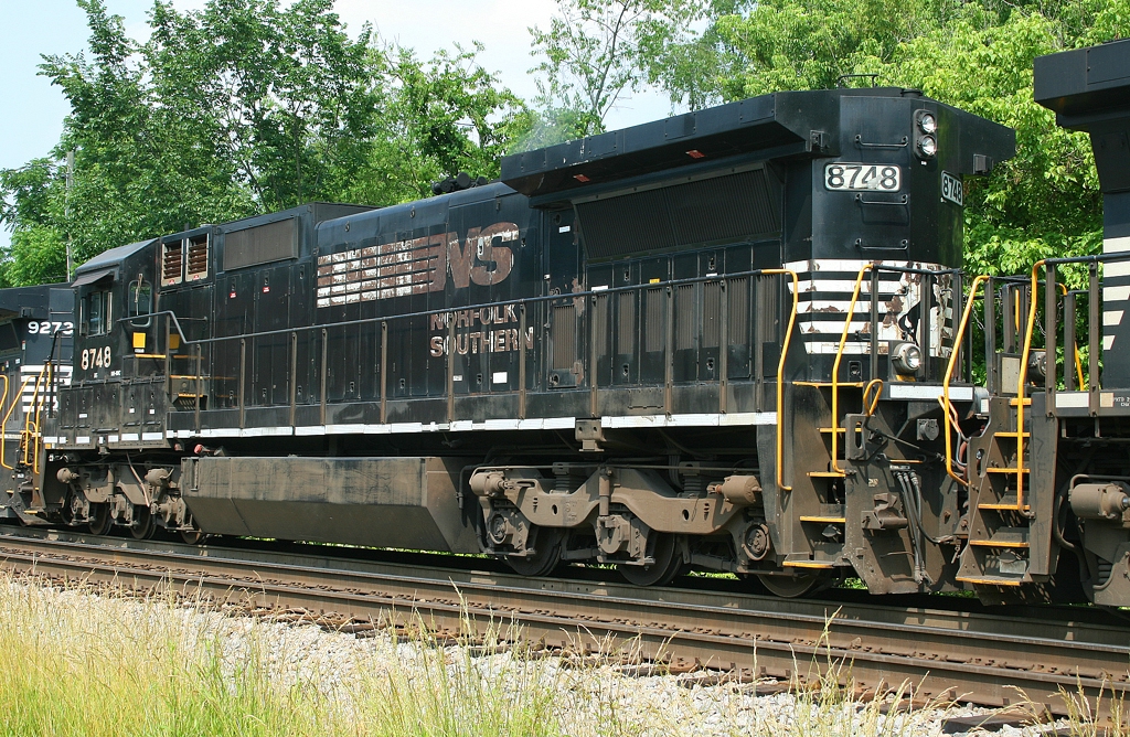 NS 8748